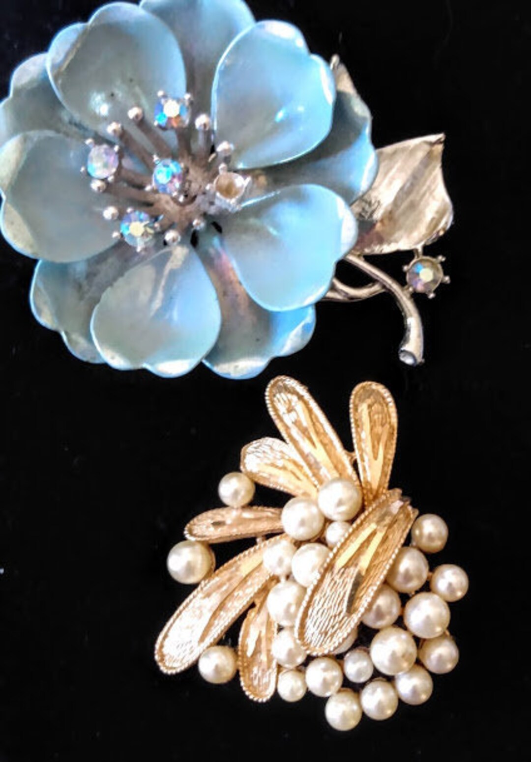 2 Cora brooch/pins flowers crystal settings and pearl - Etsy.de