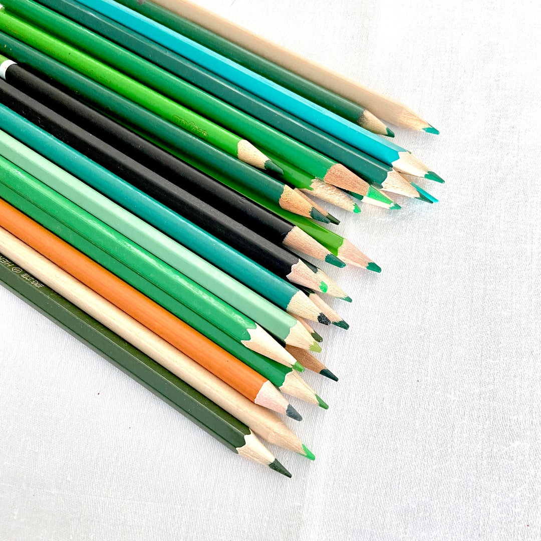26 Green Lead Colored Pencils Assorted Shades and Makers, Sharpened ...