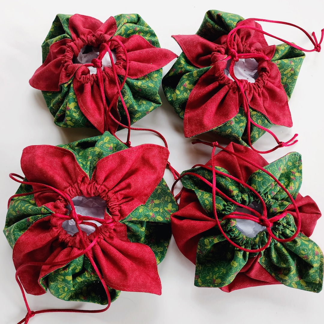 Green Holly and Burgundy Petal Pouch, Christmas Petal Pouch, Reusable ...