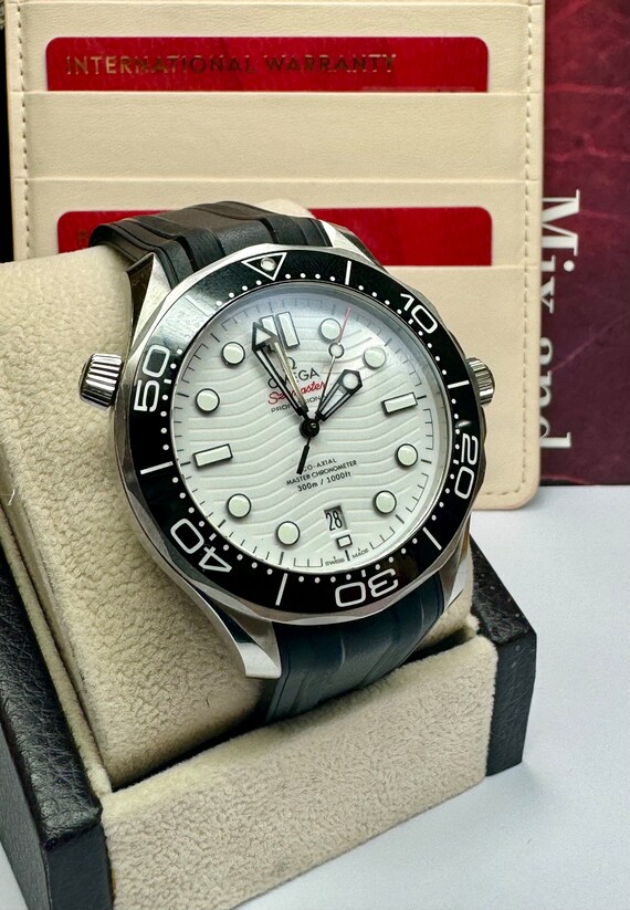 Omega Seamaster Automatic Diver, White Dial Stainl… - Gem