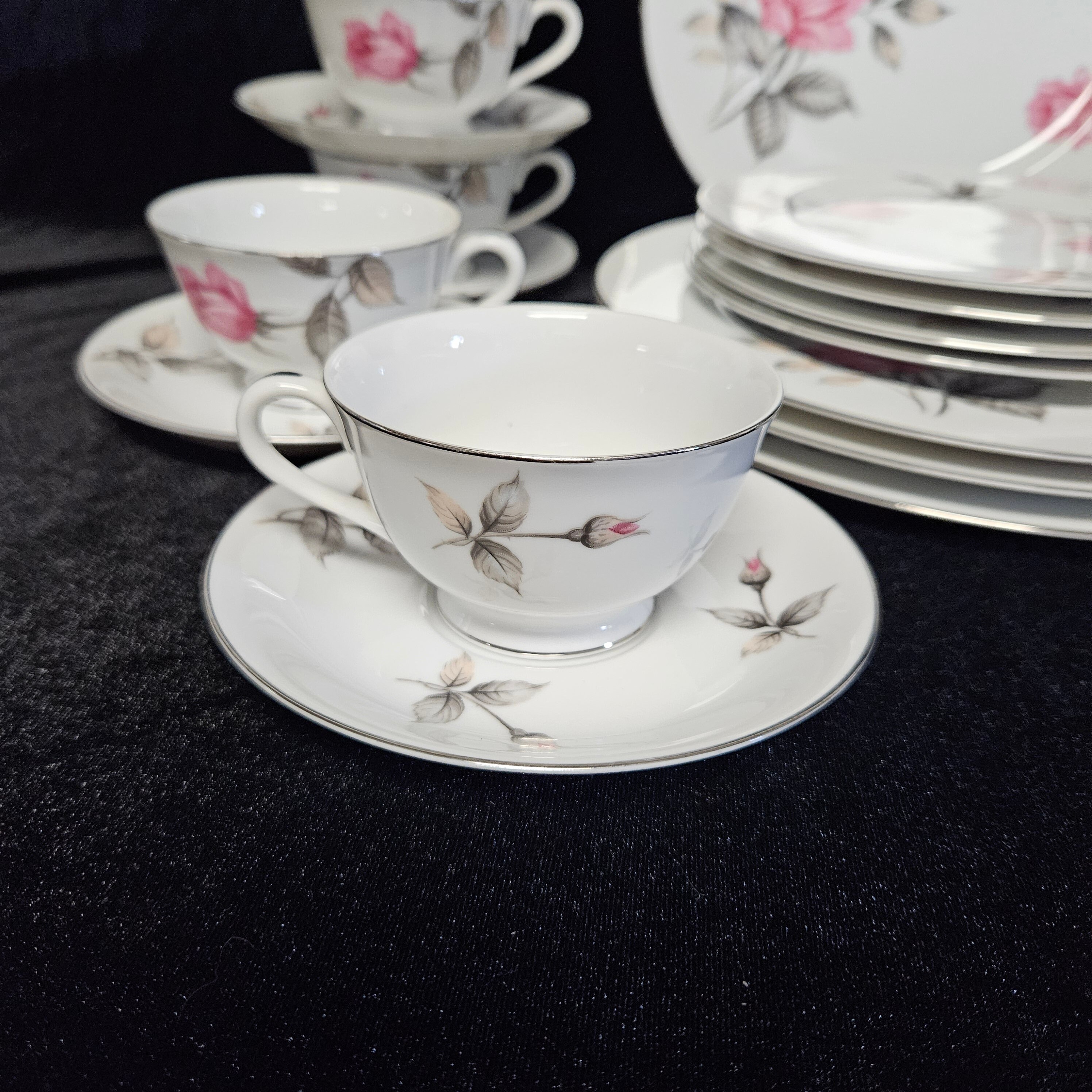 24 Piece Vintage Melody by Japan Rose Pattern China Dinnerware With ...
