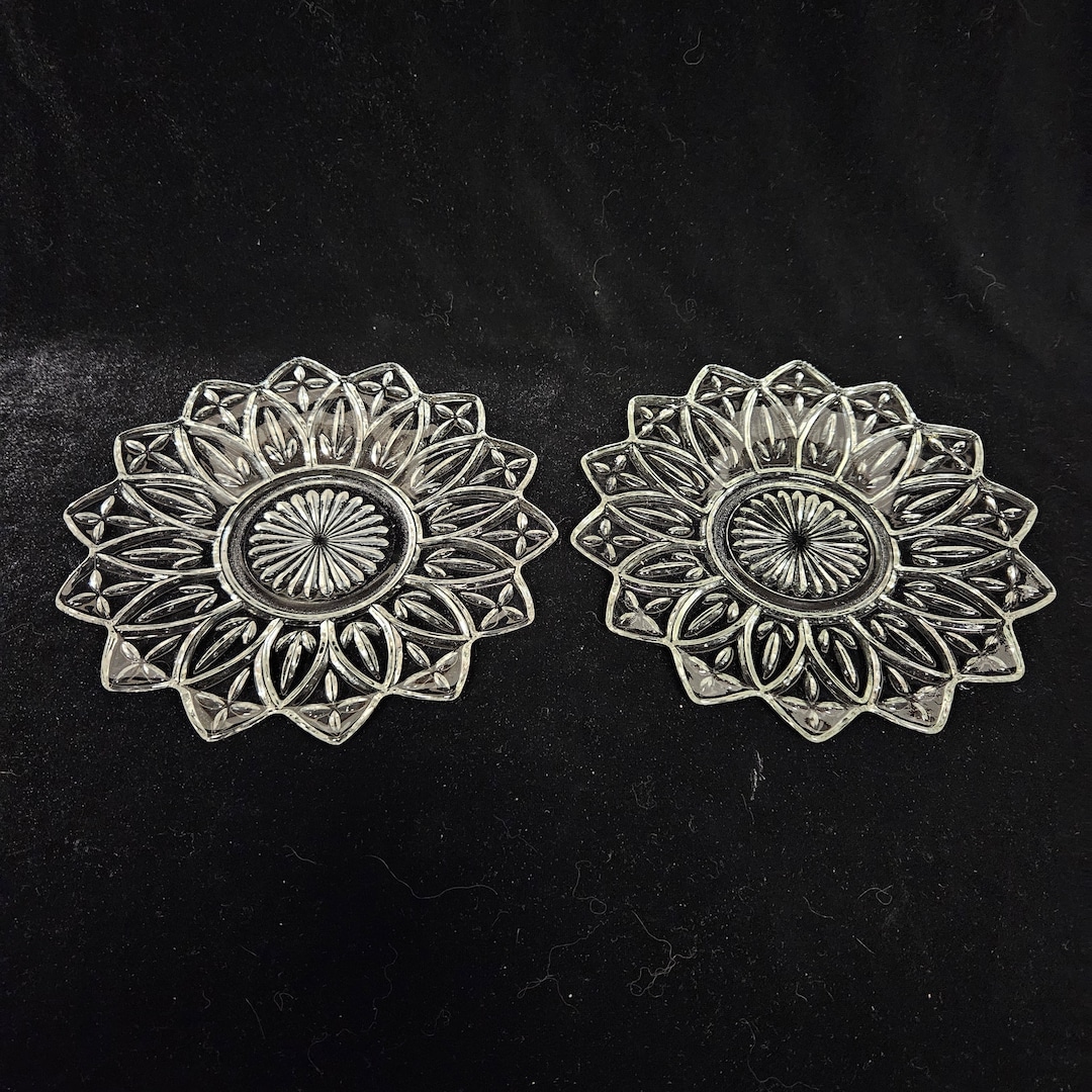 Federal Petal Dinner Plates-set of 2-clear Glass - Etsy