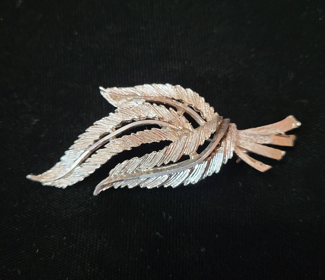 BSK Signed Silver-tone Leaf Brooch - Etsy
