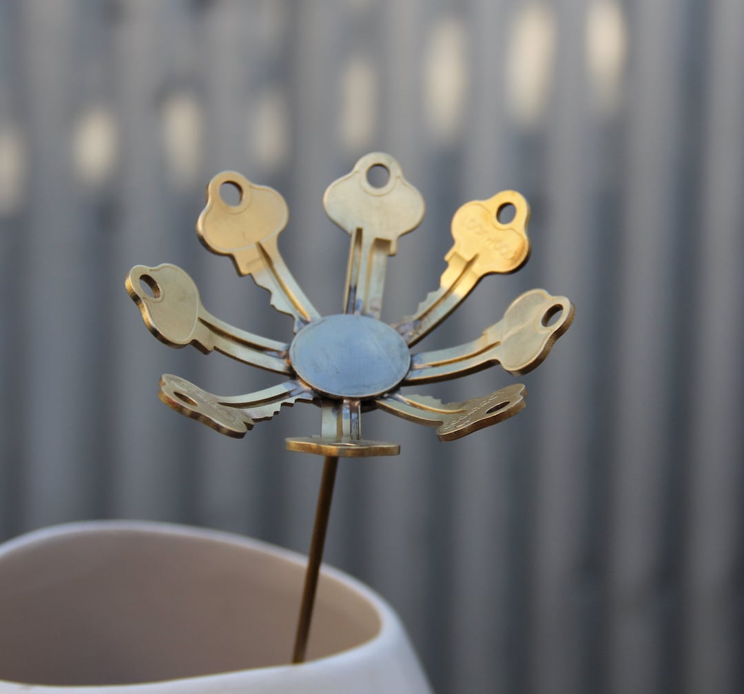 Key Daisy, Flowers in Keys and Coin. - Etsy