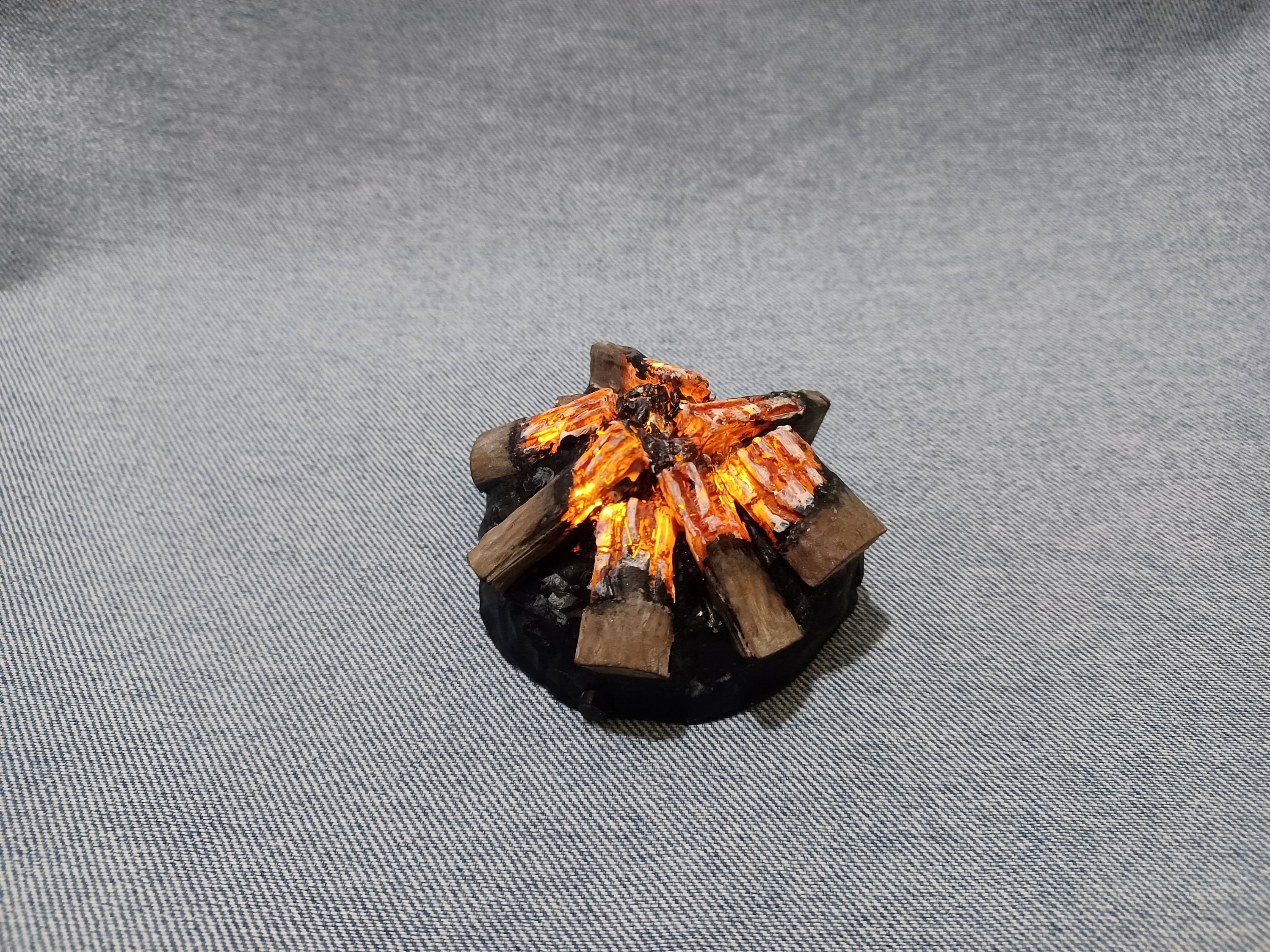1/6 Scale Miniature Campfire: LED Flickering Firewood Display - Etsy
