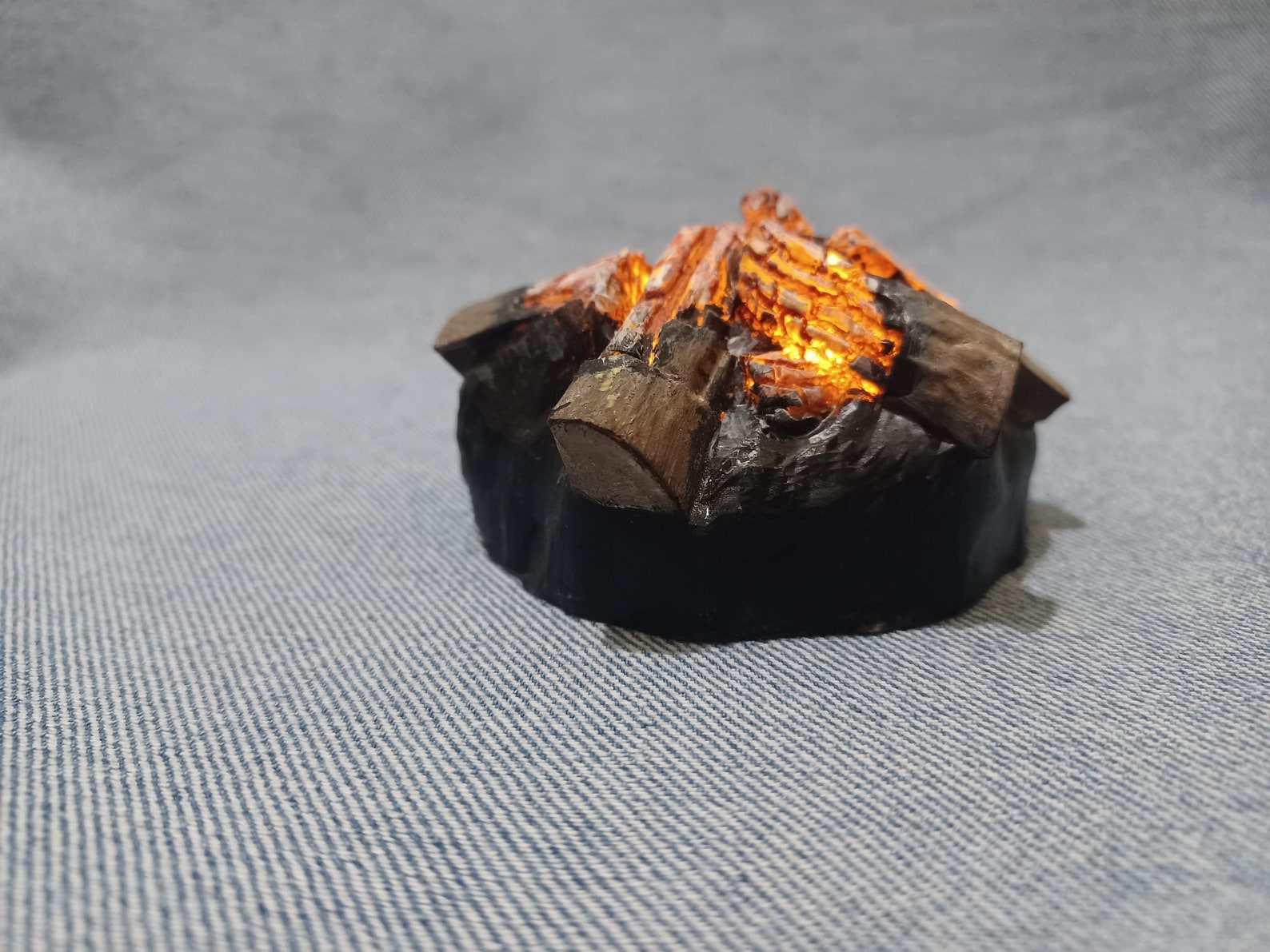 1/6 Scale Miniature Campfire: LED Flickering Firewood Display - Etsy