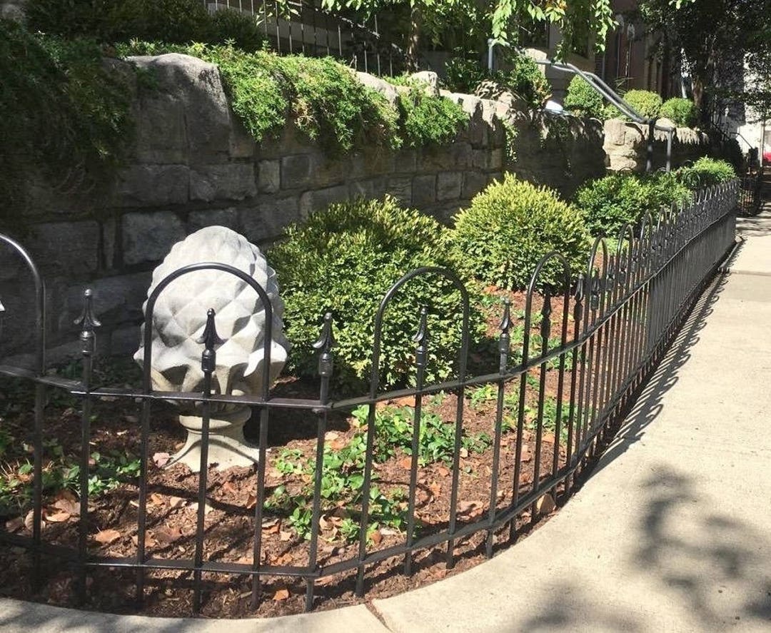 PKG-4 Panels 2' Tall Traditional Metal Antique Style Finial Border ...