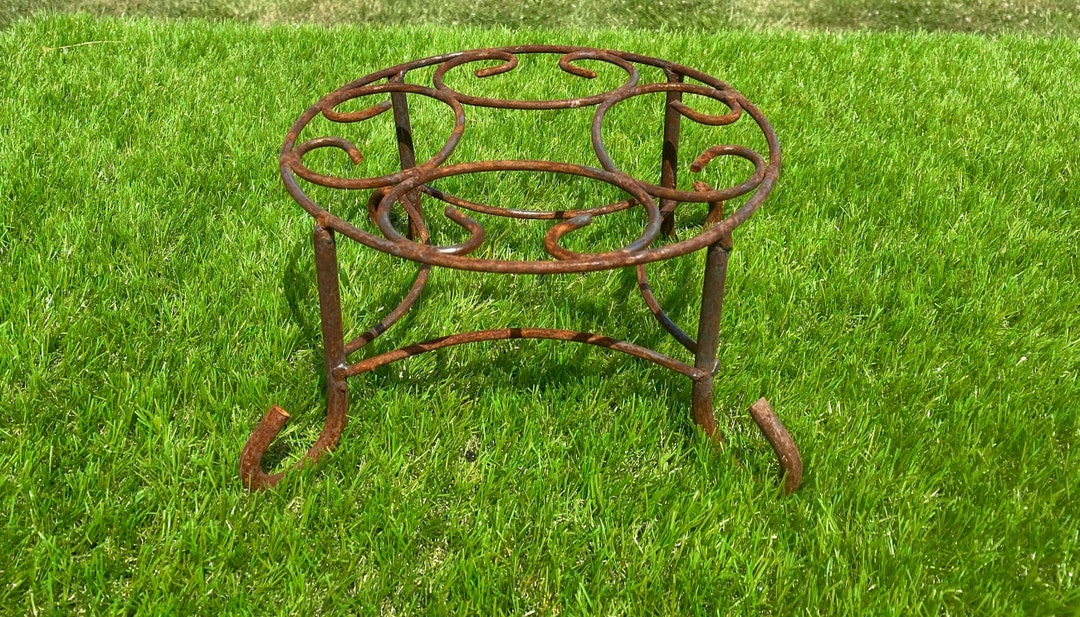 Rustic Wrought Iron Medium Plant Stand – Statue Riser, Garden Decor - Etsy