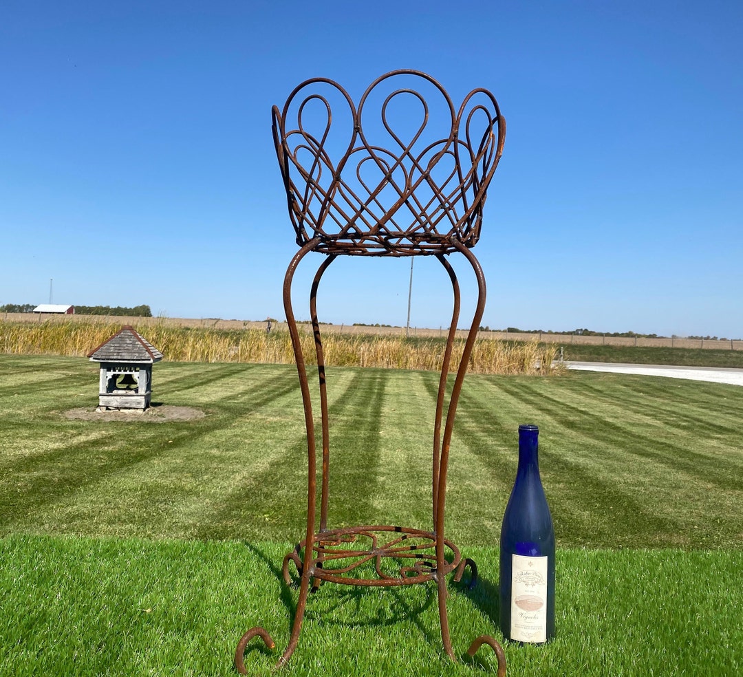 Wrought Iron 28" Med Queen Plant Stand – Rustic Outdoor Metal Flower ...