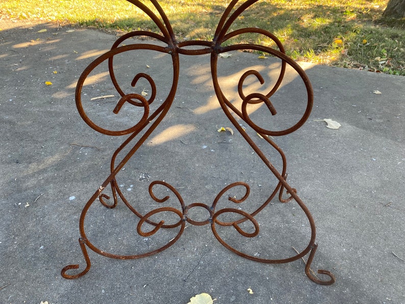 Wrought Iron Curl Plant Stand - Rustic Metal Flower Pot Display (48 ...