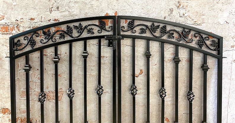 Handmade Wrought Iron Garden Gate – 3't X 5'w Concord Grape & Ivy ...