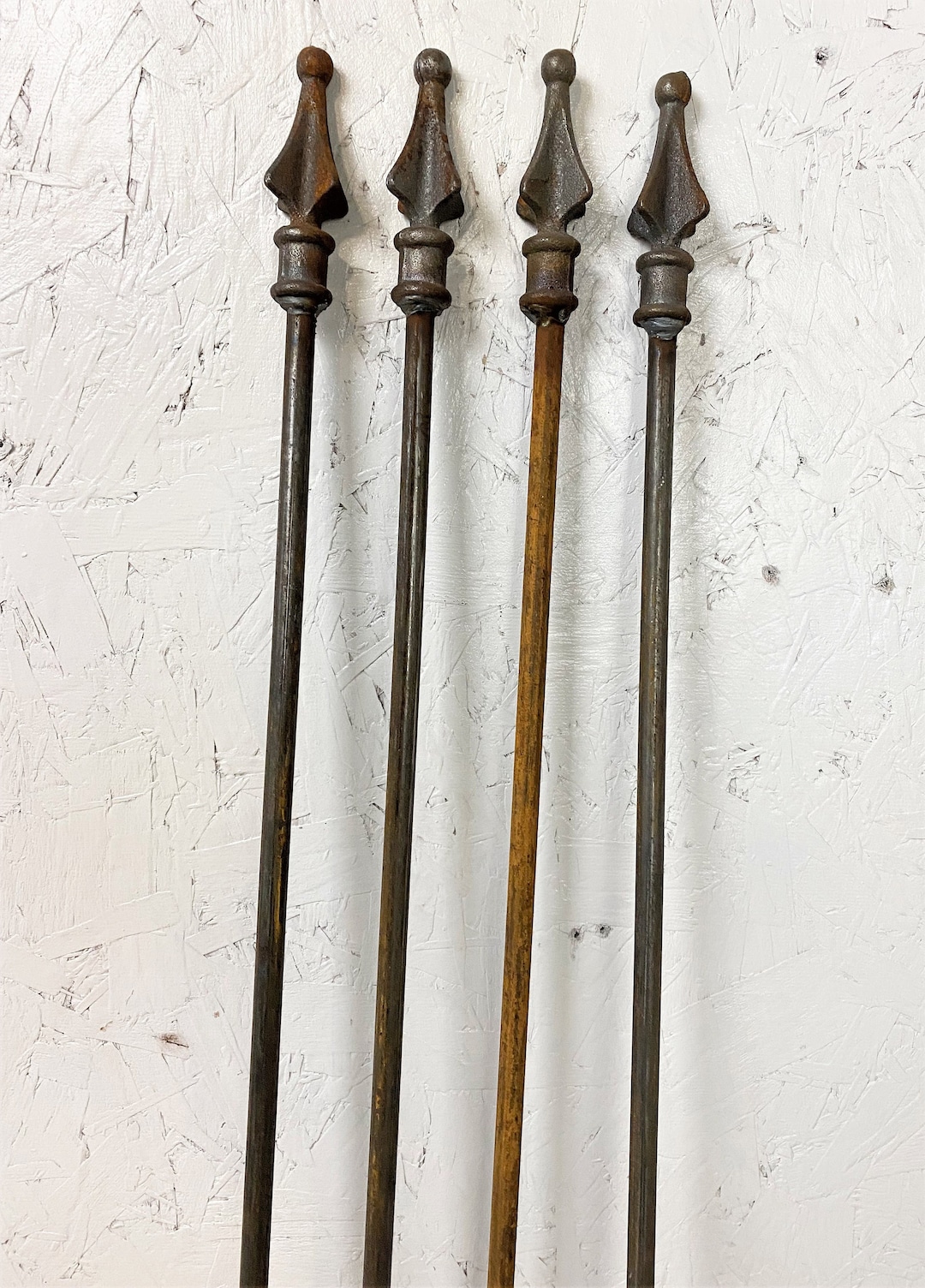 Wrought Iron Garden Stakes - Quad Finial Plant Support, 43" - Set of 4 ...