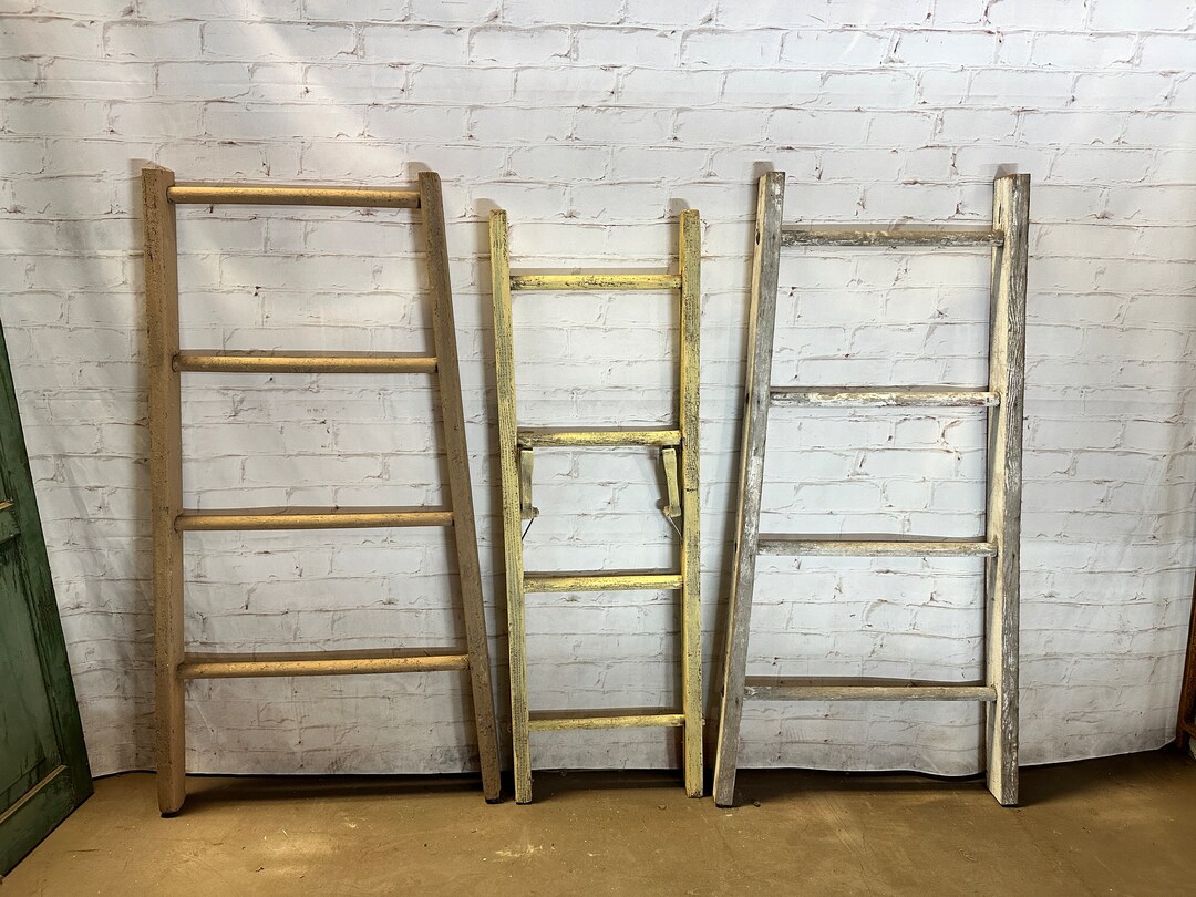 Rustic 4 Rung Antique Wood Ladder - Collectible Towel Rack or Quilt ...