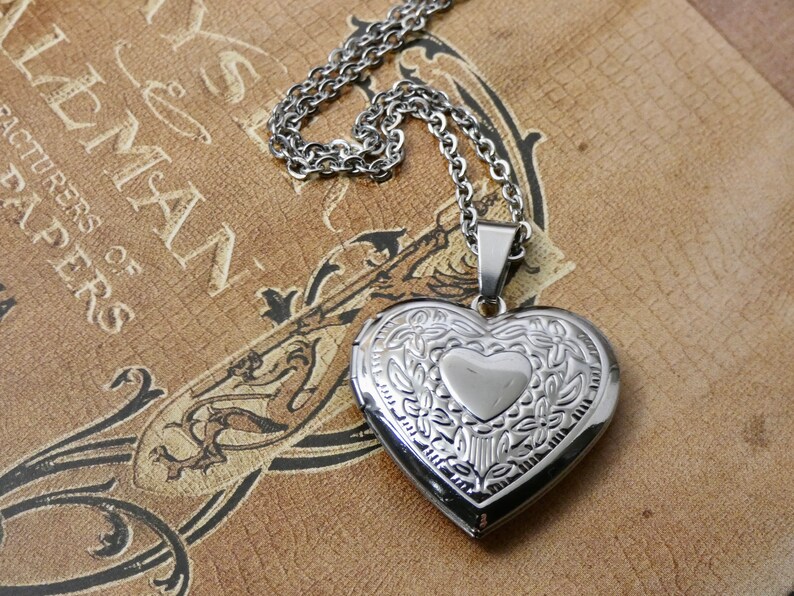 Silver Heart Locket Necklace - Etsy