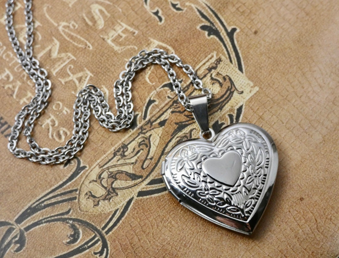 Silver Heart Locket Necklace - Etsy