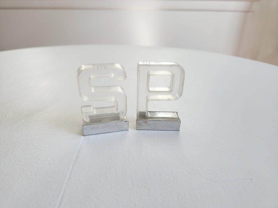 Vintage Clear Plastic S & P Letter Salt and Pepper Shakers --- Retro ...