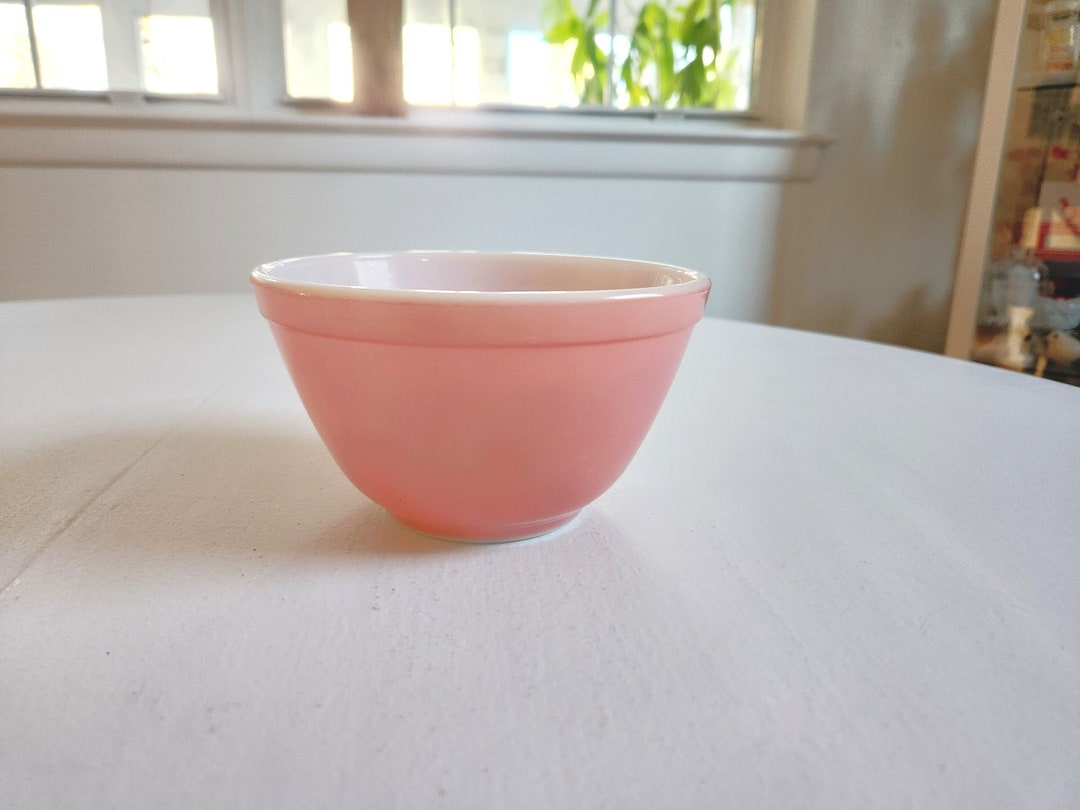Vintage Pyrex Flamingo Pink 401 1.5 Pint Small Mixing Bowl --- Retro ...