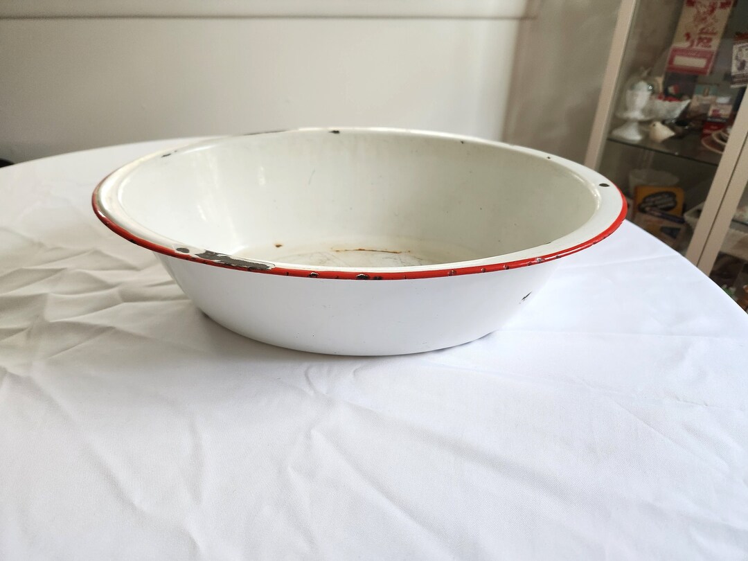 Vintage White & Red Enamel Large Oval Basin --- Antique Style Farmhouse ...