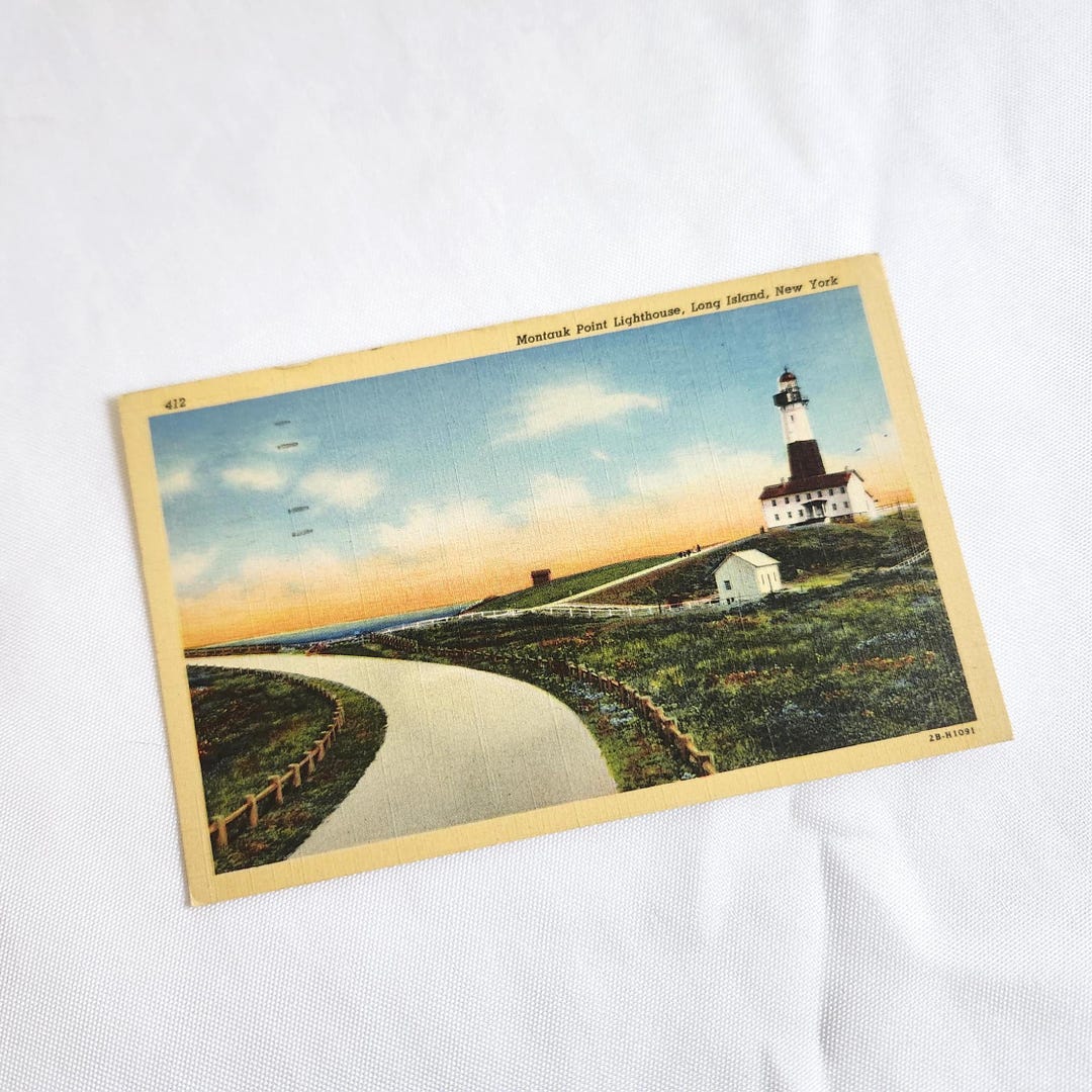 Vintage Mantauk Point Lighthouse Linen Finish Postcard --- Retro 1940s ...