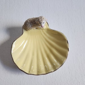 Vintage Lamb on Yellow Scallop Shell Ceramic Trinket Jewelry Ring Dish ...