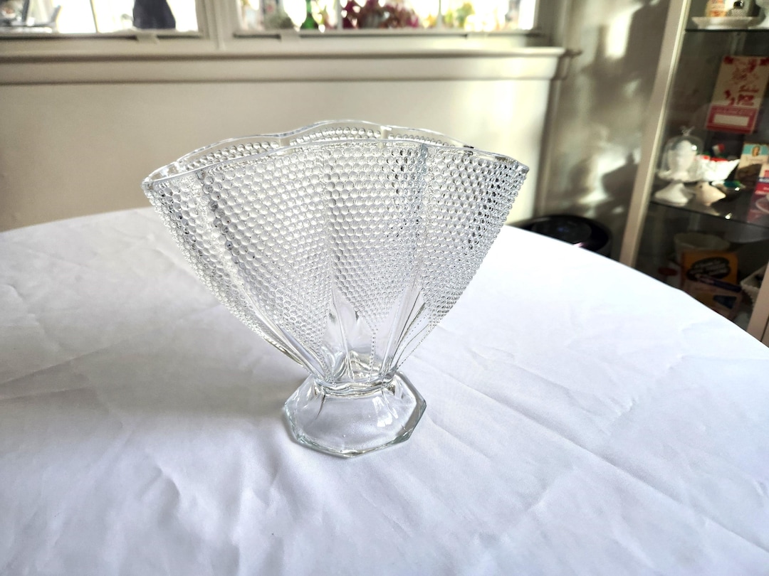 Vintage Bubble Hobnail Clear Glass Fan Flower Vase --- Retro Spring ...
