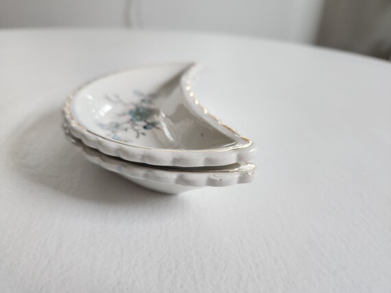 Antique Blue Sakura Curved Fish Bone Dishes - Set of … - Gem