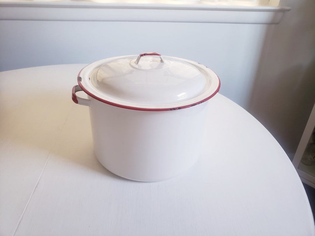 Vintage White & Red Enamel Pot With Lid --- Retro Colorful Enamelware ...