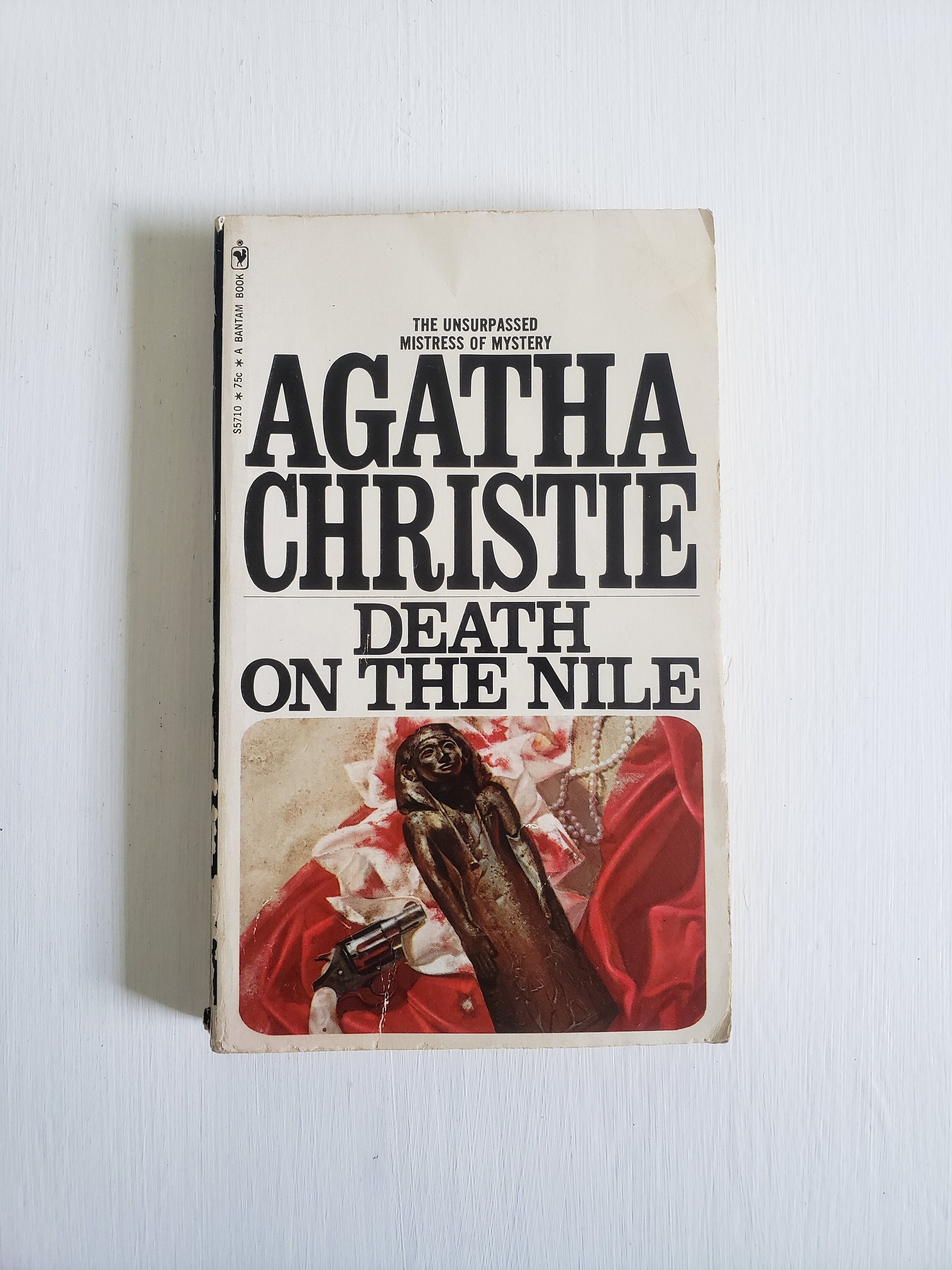 Agatha Christie Death On The Nile Book Cover