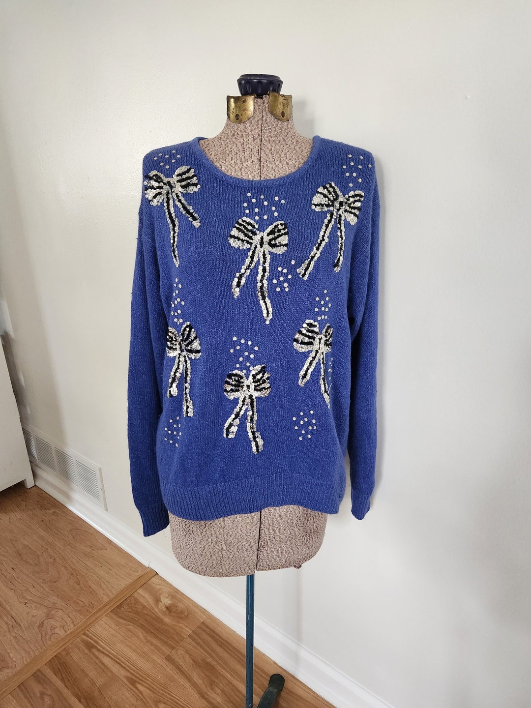 Vintage Worthington Silver Sequins Bows Blue Sweater Retro Jazzy Fun Embellished 80s Style Women ...