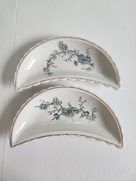 Antique Blue Sakura Curved Fish Bone Dishes - Set of … - Gem