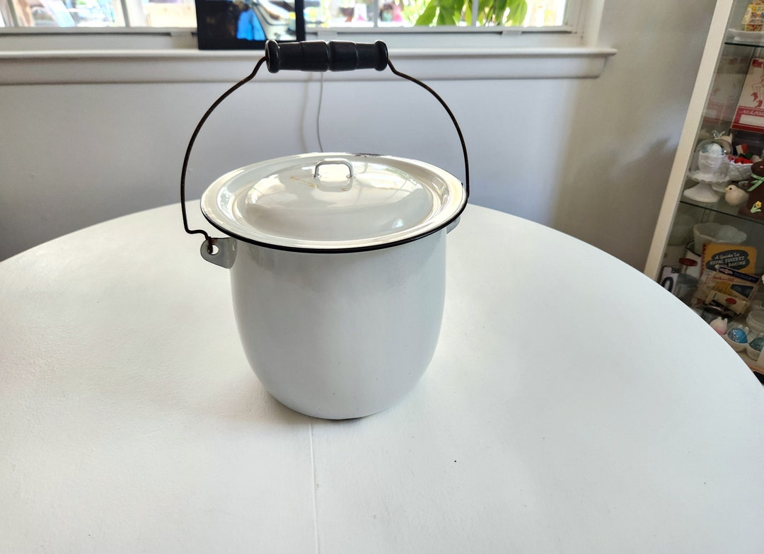 Vintage White & Black Enamel Bucket With Lid --- Antique Style ...