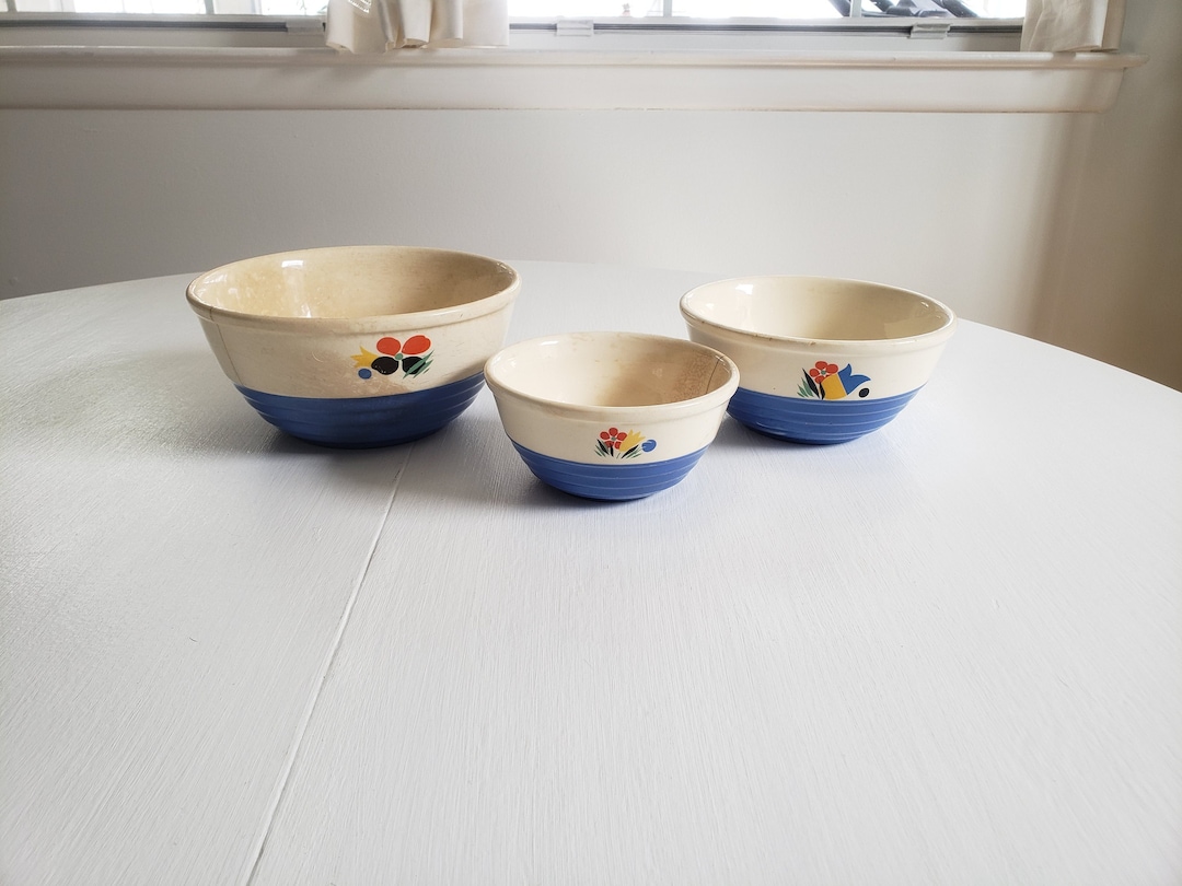 Vintage Universal Potteries Circus Pattern Mixing Bowls - Set of Three ...