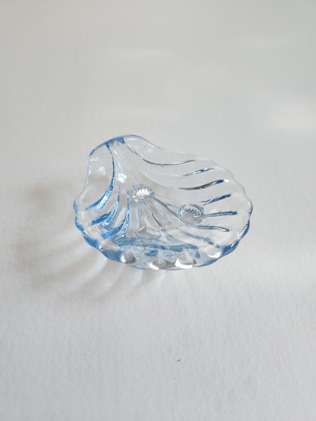 Vintage Clear Blue Glass Scallop Seashell Trinket Ring Dish --- Retro ...