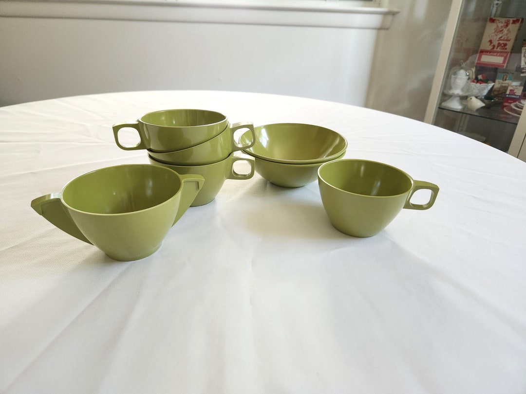 Vintage Mallo-ware by Mallory Olive Avocado Green Melmac Dinnerware 7 ...