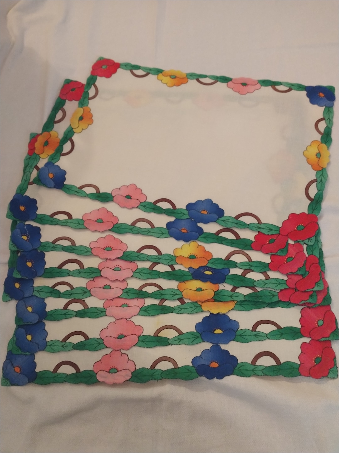 Vintage Table Mats Set of 8 and 1 Center Peace Colorful - Etsy