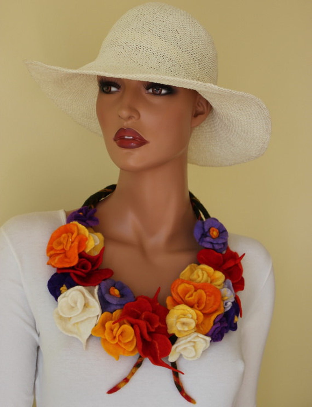 Necklace Multicolor Flowers // Multicolor Flowers / Felted - Etsy