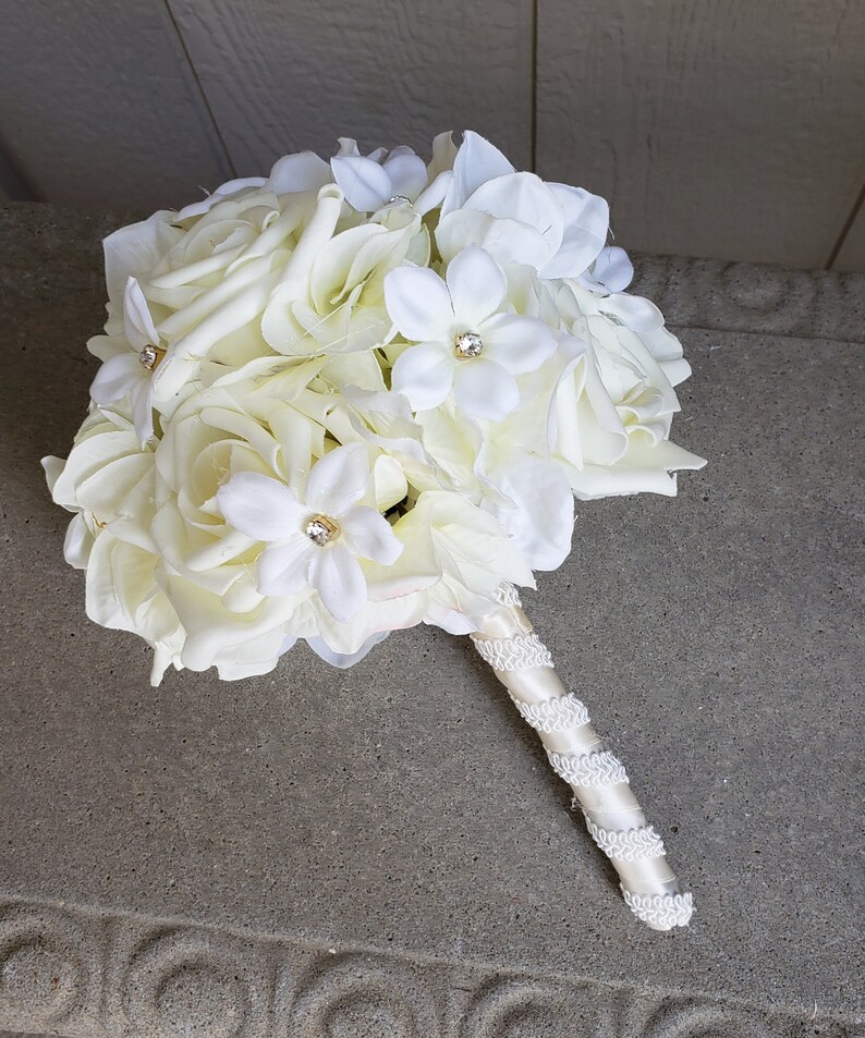Ivory Small Wedding Bouquet / Toss Bouquet - Etsy