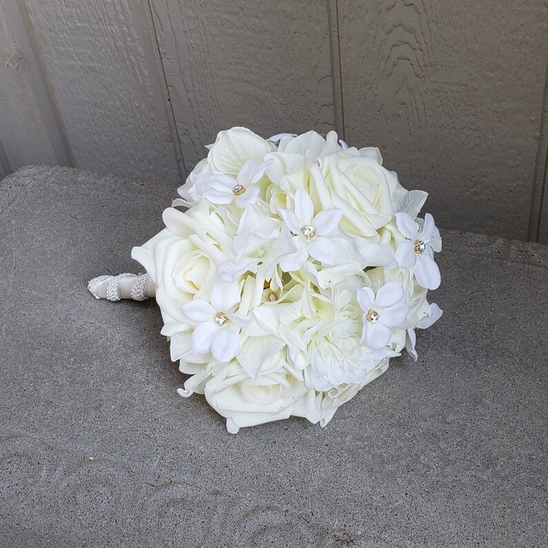 Ivory Small Wedding Bouquet / Toss Bouquet - Etsy