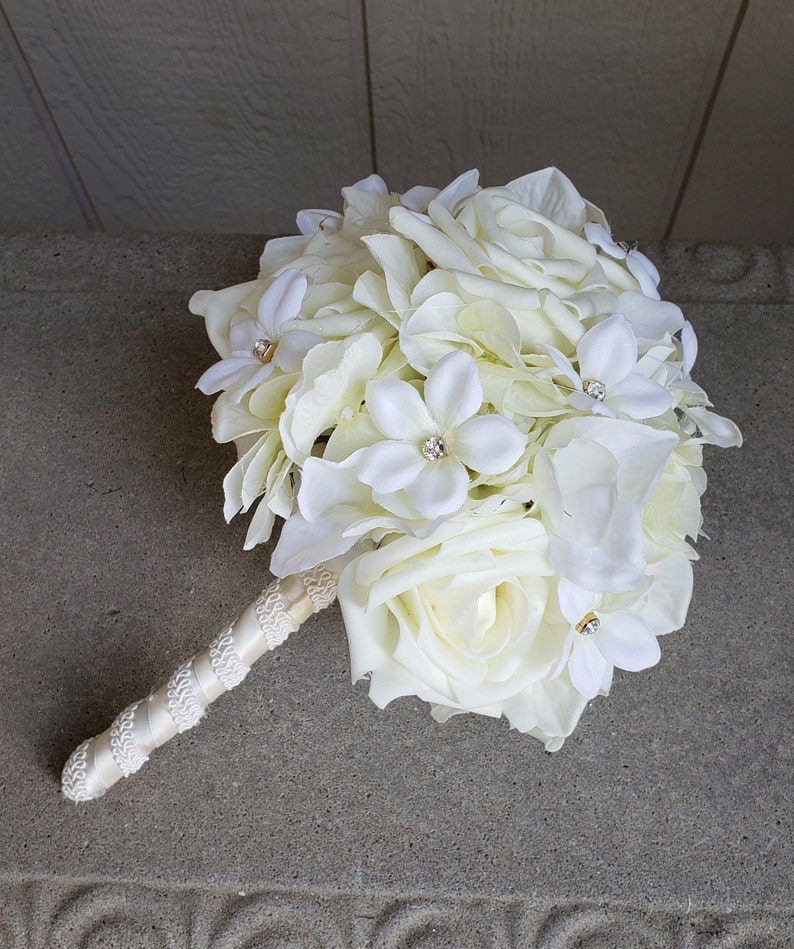 Ivory Small Wedding Bouquet / Toss Bouquet - Etsy
