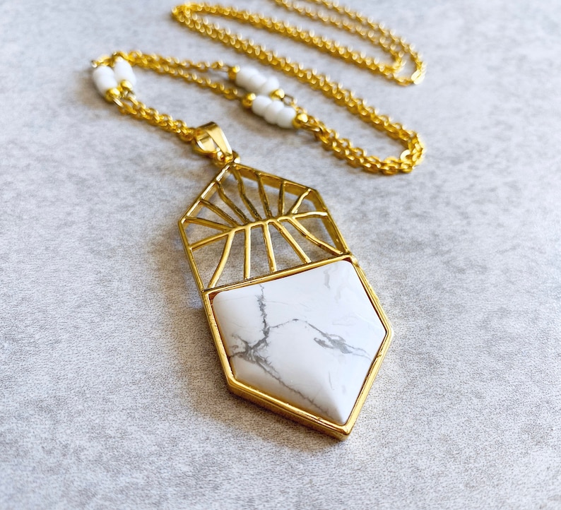 Art Deco Geometric Howlite Turquoise Necklace - White Marble Turquoise ...