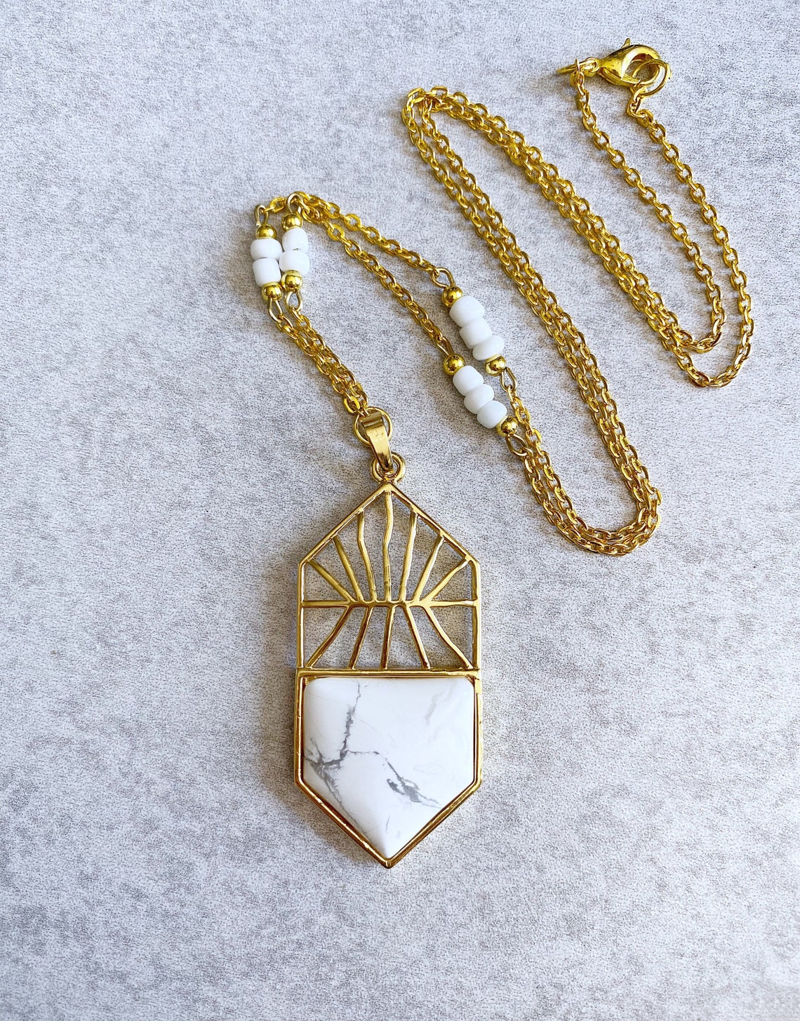 Art Deco Geometric Howlite Turquoise Necklace - White Marble Turquoise ...