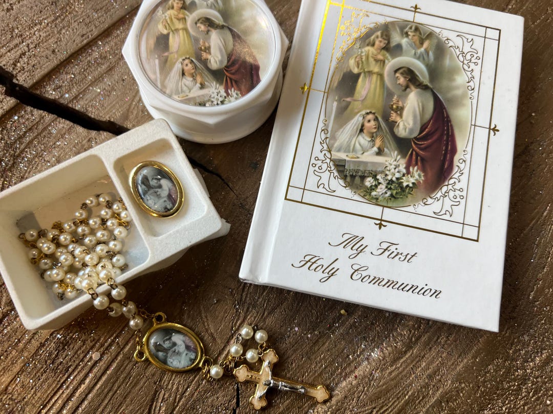 Girl My First Holy Communion Gift Set - Rosary Beads Prayer Book Rosary ...