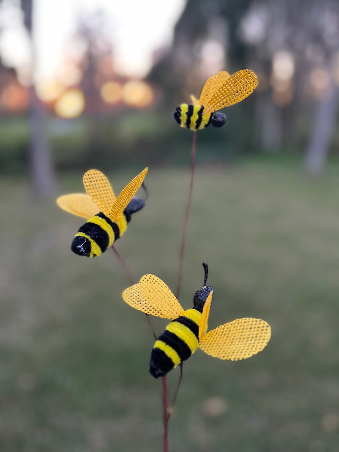 3 Bee Chenille and Burlap Bee Spray Bee Spray, Bumble Bee, Spring Spray ...