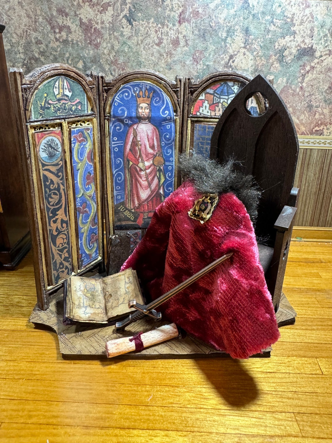 Dollhouse Miniature ~ King Arthur’s Throne From the Small Sea Museum in ...