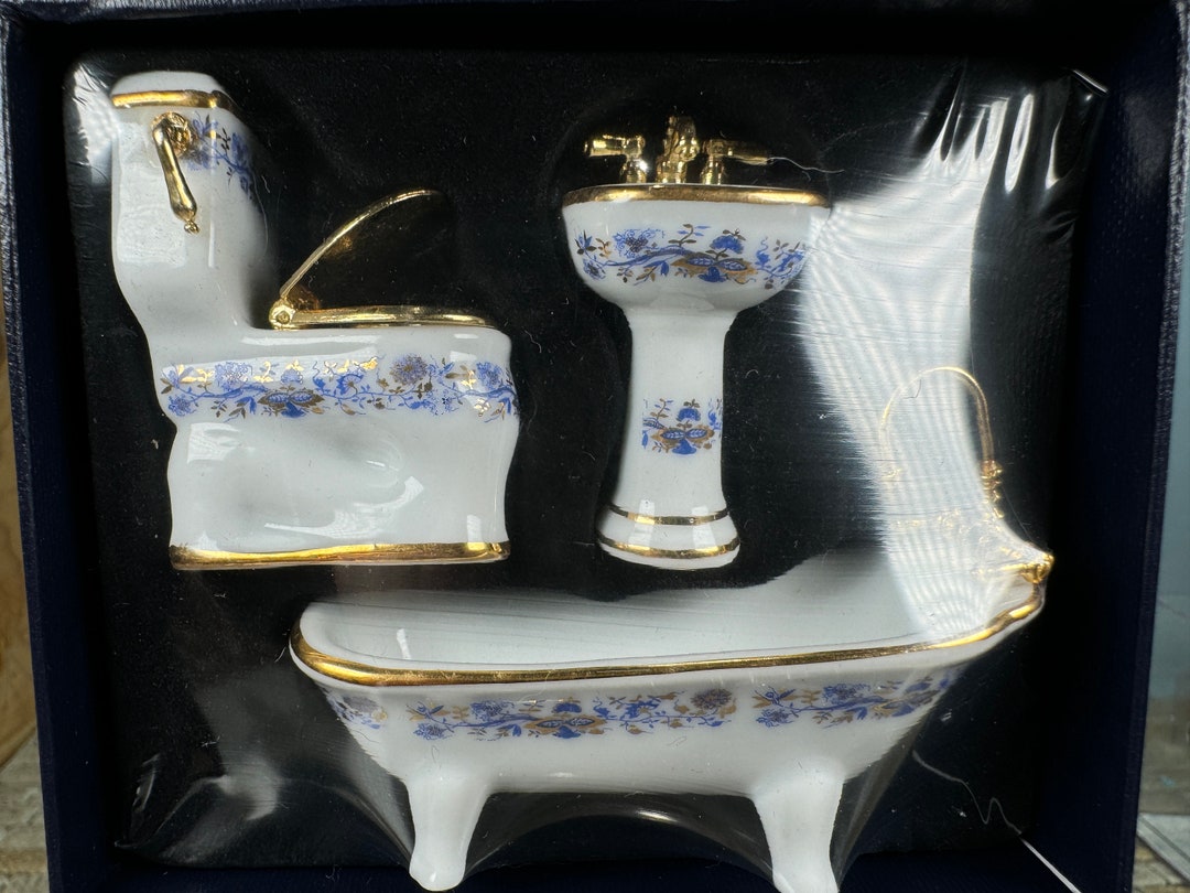 Dollhouse Miniature ~ Half Scale Reutter Porcelain Germany 3 Piece Blue ...