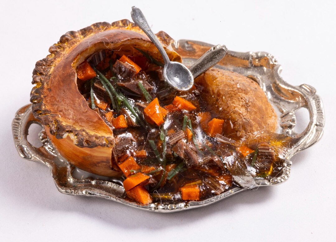 Dollhouse Miniature ~ Tudor Meat Pie With Carrots on Platter - Etsy