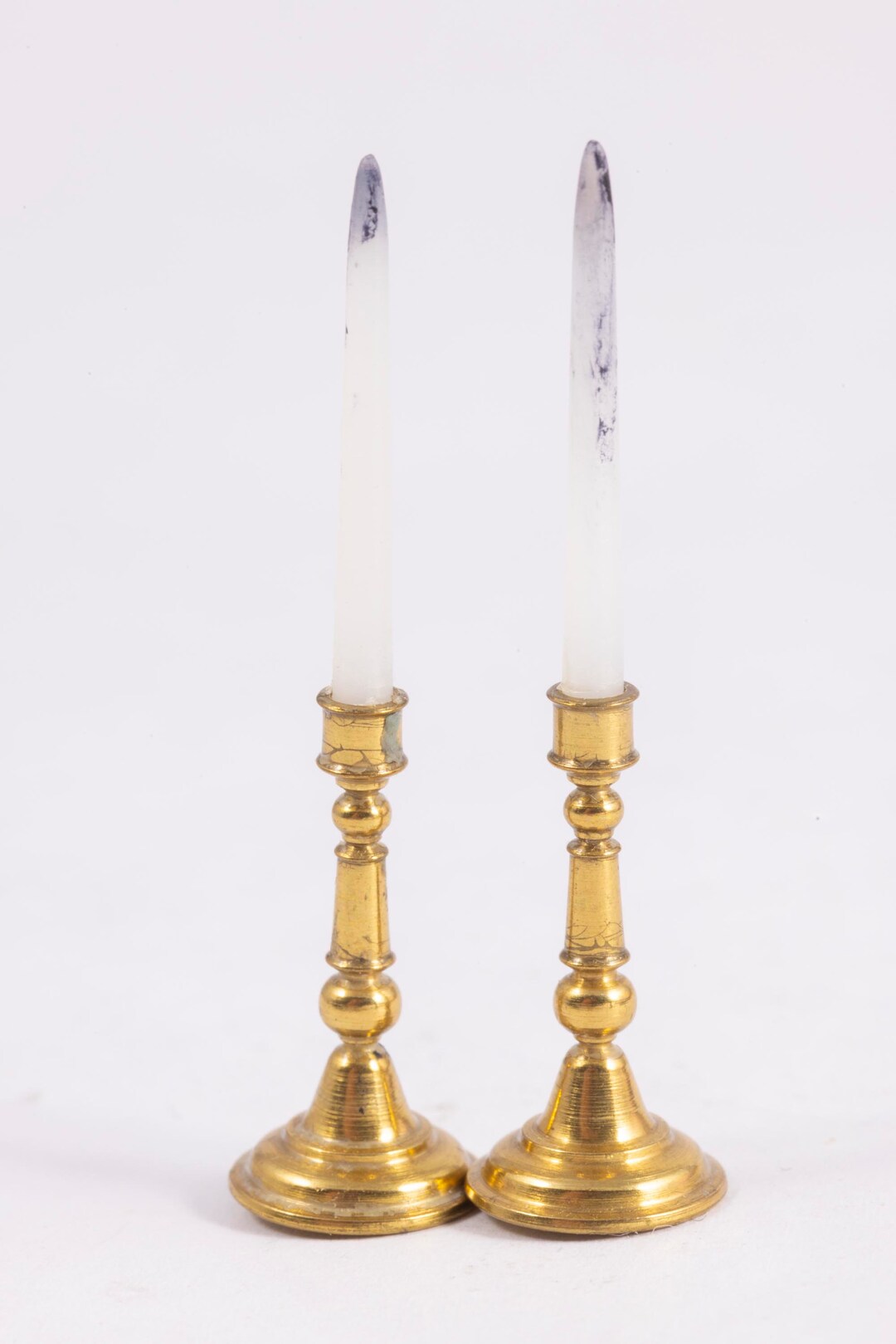 Dollhouse Miniature ~ Pair of Brass Candlesticks With Candles - Lee ...