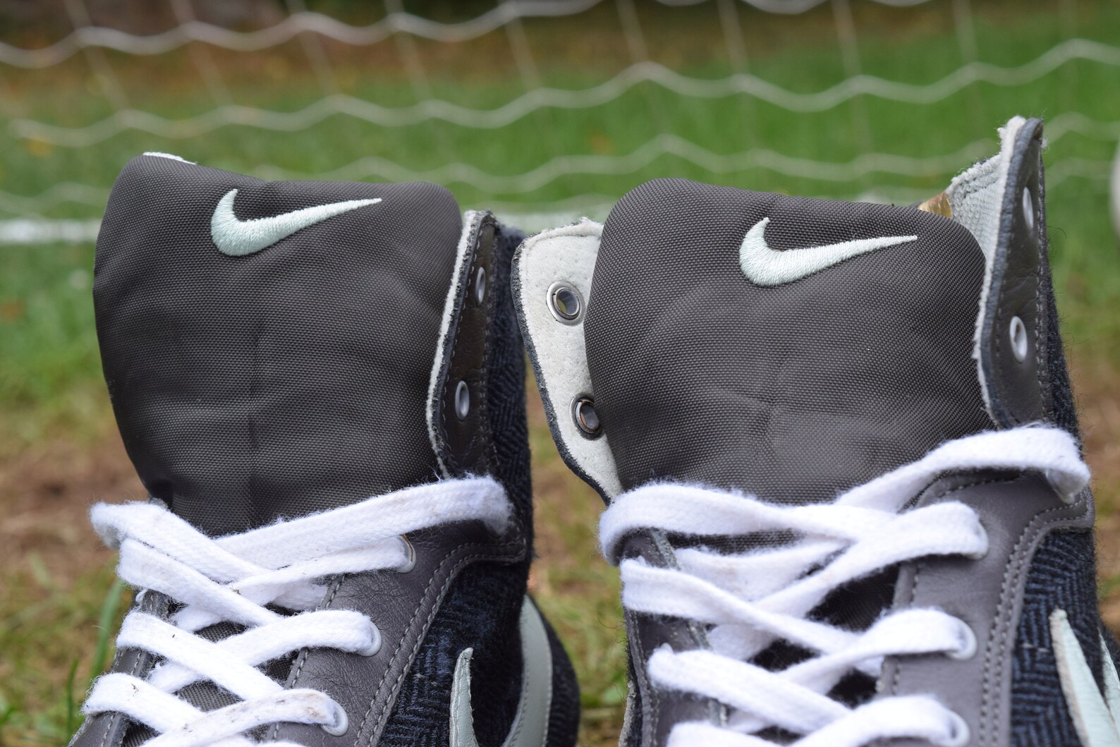 Vintage Nike Sneakers, 90s Black & Gold NIKE Shoes, Y2k Nike, Nike ...