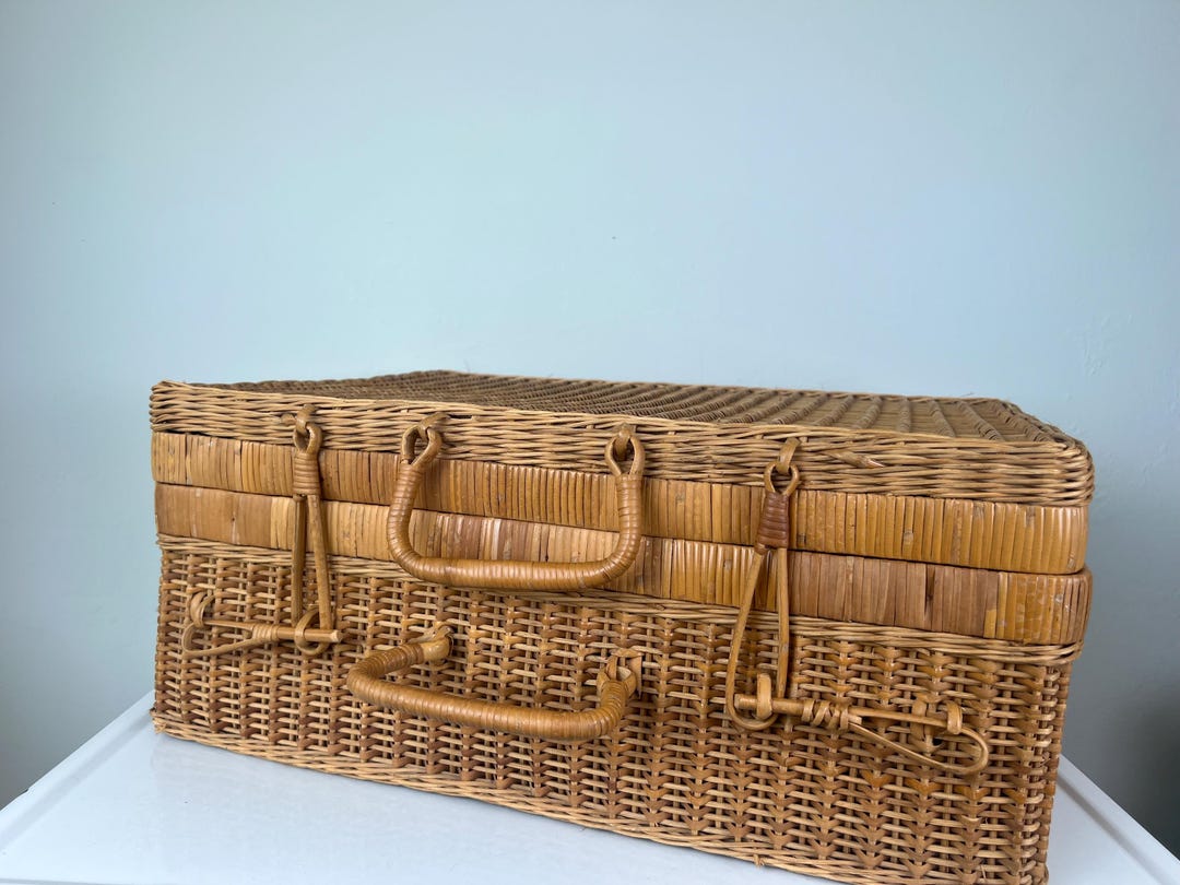 Large 20 Inch Wicker Luggage Suitcase Honeymoon/gorgeous Wicker Display ...