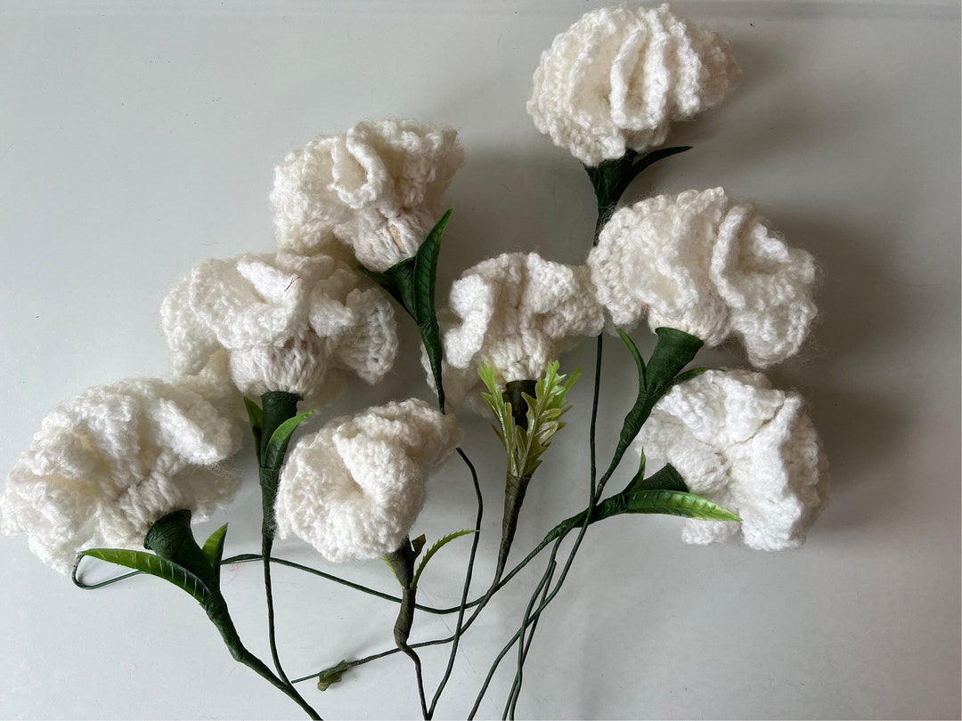 Vintage Crocheted White Carnations/vintage Yarn Flowers/white Flowers ...